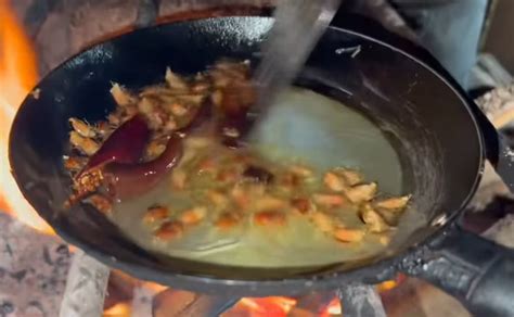 Chinches De Campo Así Se Prepara Este Sabroso Manjar En Oaxaca