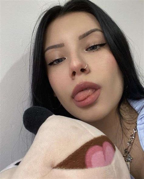 W Panosundaki Pin