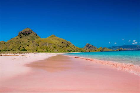 Plage De Tangsi Pink Beach Archipel 360