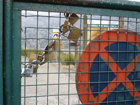 Майорка Охраната на единия от двата от язовира