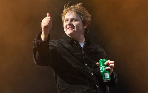 Lewis Capaldi Dad Whos His Father And Is He Related To Peter Capaldi