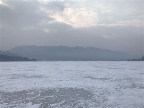 포토갤러리 얼음 호수의 아침