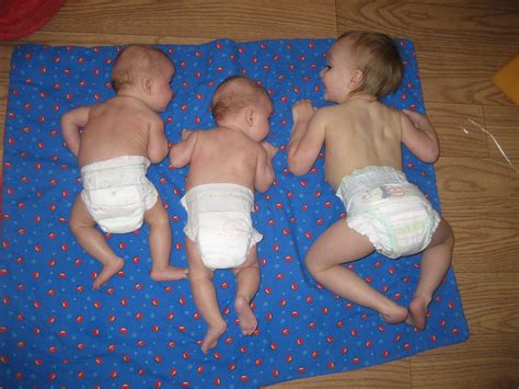 Twingle Mommmy Huggies Sung And Dry