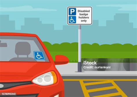 야외 주차 요령 및 규칙 제한된 주차 공간 장애인 배지 소지자만 서명할 수 있습니다 창문에 핸디캡 액세스 스티커가 붙은 빨간색 세단 자동차의 정면보기 거리에 대한 스톡 벡터