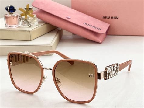 Miu Miu Очки солнцезащитные купить с доставкой по выгодным ценам в интернет магазине Ozon