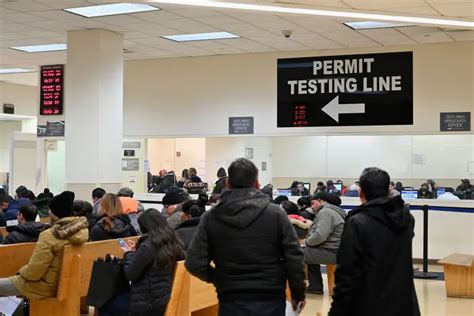 Bronx Man Threatens To Blow Up Dmv Building Over 2 Hour Wait For New Id