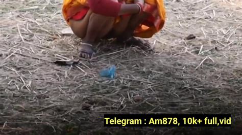 Very Sexy Indian Desi Lady Open Pissing