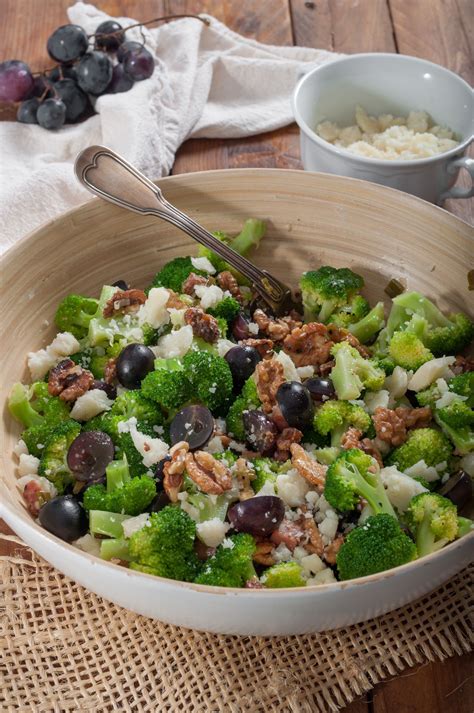 Салата от броколи и топъл дресинг с бекон Салат с беконом Еда Кулинария