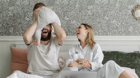 رابطه جنسی بعد از بچه دار شدن چه حسی دارد؟ آیا میل جنسی بعد از زایمان کاهش می‌یابد؟