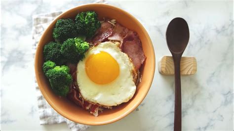 계란후라이와 베이컨 브로콜리동 일본 가정식 돈부리 요리 Youtube