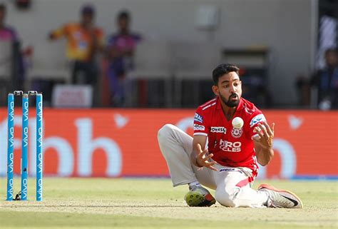 Swapnil Singh Fumbled Before Holding On To A Return Catch To Dismiss Ms