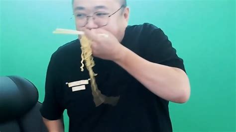 세상에서 가장 더러운 먹방 YouTube