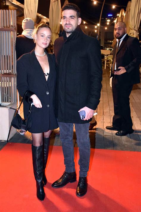 נועה קירל חוגגת סילבסטר הסלבס נוהרים למסיבה