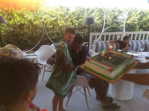 ΛΕΥΤΕΡΙΑ ΧΡΟΝΙΑ ΠΟΛΛΑ ΒΑΣΙΛΗ ΓΕΝΕΘΛΙΑ ΠΑΡΕΑ ΜΕ ΤΟΝ ΤΖΙΜΠΡΙΛ ΣΙΣΕ