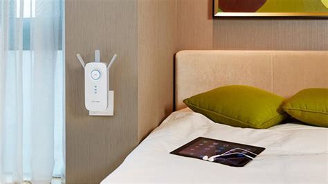 Wi Fi Not Reaching Your Laptop How To Choose Between A Mesh Router And Range Extender