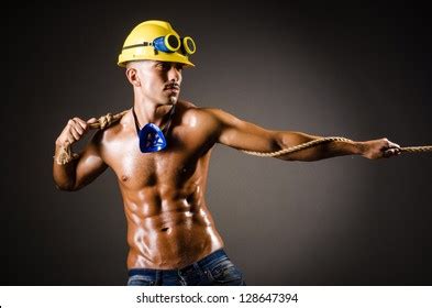 Nude Builder Pulling Rope Darkness Foto Stok Shutterstock
