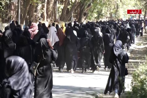 انتقاد وزیر خارجه ایران از محروم ساختن دختران از آموزش در افغانستان