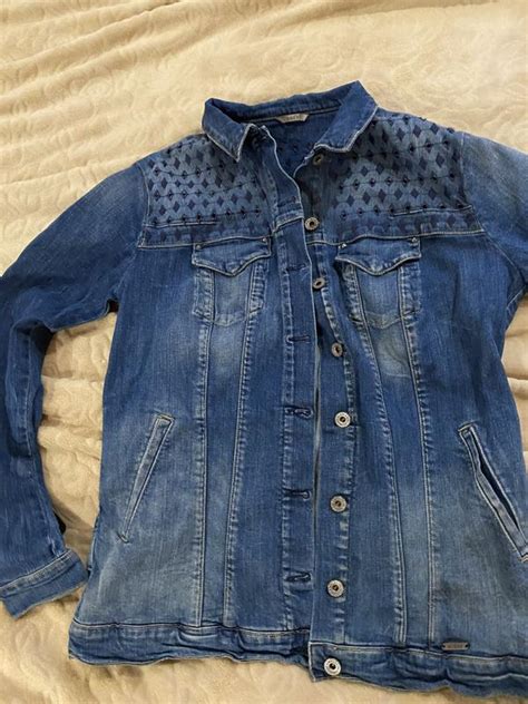 Джинсова куртка Guess — ціна 520 грн у каталозі Куртки Купити жіночі речі за доступною ціною на