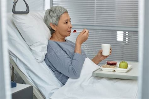Senior Patient Eating Healthy Food In Ward Stock Image Image Of Retirement Drink 274759815