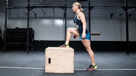 Зашагивания на тумбу какие мышцы работают техника с гантелями