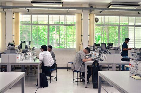Laboratory Department Of Electrical And Computer Engineering