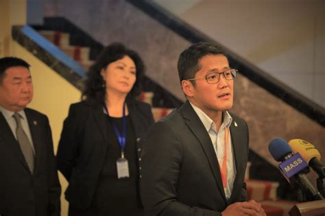 Л Ганхөлөг Л Оюун Эрдэнэ Д Амарбаясгалан Х Нямбаатар нар ДЭЛХИЙН ШИВШИГ БОЛСОН