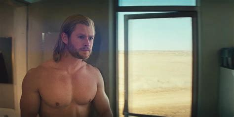 Shirtless Chris Hemsworth Picture Special