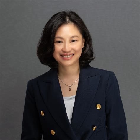 關於 By Lara Tseng Portaly