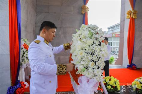 គណៈប្រតិភូក្រសួងបរិស្ថាន ចូលរួមគោរពវិញ្ញាណក្ខន្ធនៅវិមានឯករាជ្យ