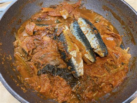 초간단요리 정어리김치찜 만들기 다 때려넣고 끓이면 끝 등푸른 생선 아무거나 괜찮아요