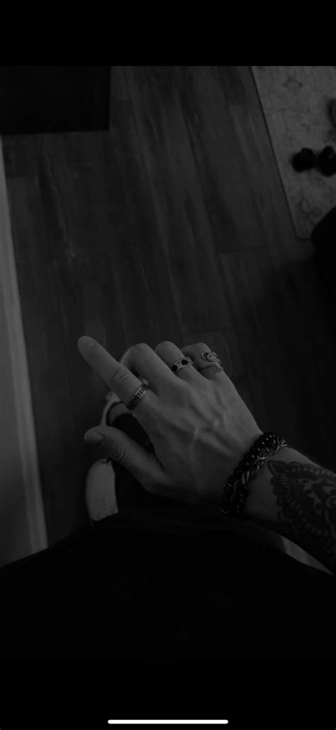 Hey R Manhands