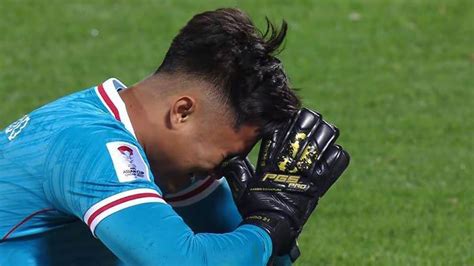 Momen Detik Detik Penyelamatan Ernando Ari Yang Bikin Pemain Vietnam