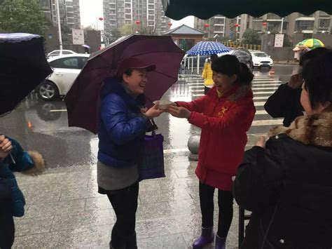 滨湖世纪社区琼临网格：腊八暖冬情 福粥送友邻 包河先锋网