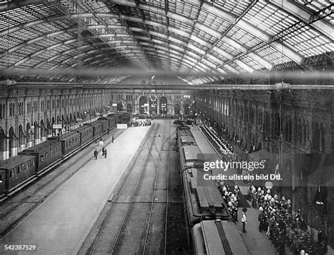 Potsdamer Bahnhof Vintage Photos And Premium High Res Pictures Getty