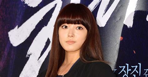 [t포토] 이세영 몰라보게 성숙해진 미모 하이힐