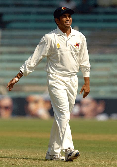 After Six Years Sachin Tendulkar Fielded In Front Of His Home Crowd In A Ranji Game