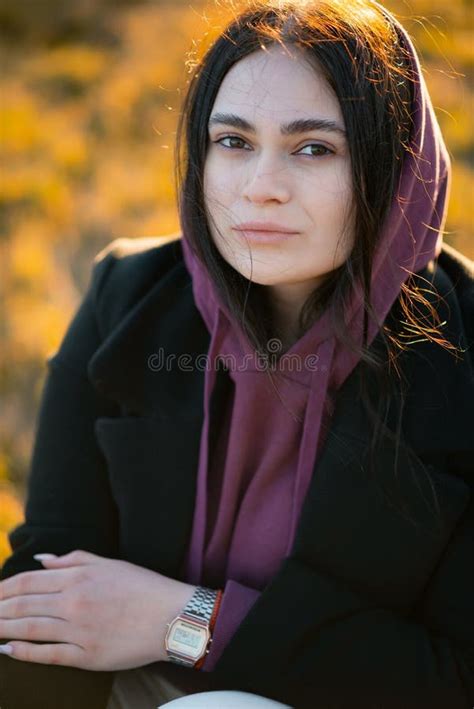 Close Up Portrait Of An Attractive Dark Haired Girl Stock Image Image Of Coat Pretty