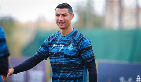 كريستيانو رونالدو يلفت الأنظار بكلمة عربية في مباراة النصر والاتفاق الرجل