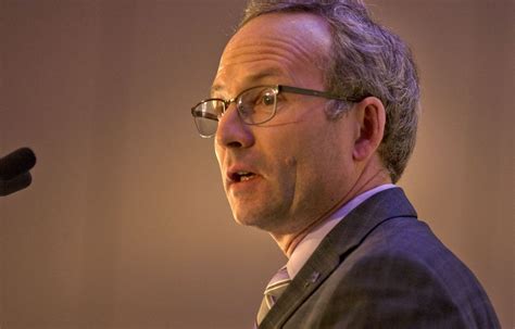 Coiteux Veut Mettre Au Pas Les Gestionnaires Le Devoir