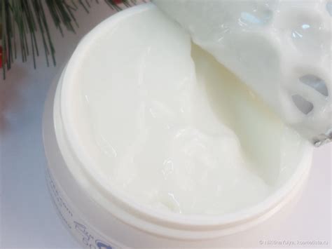 Увлажняющий крем-флюид 2-в-1 Nivea Make-Up Expert для сухой и ...