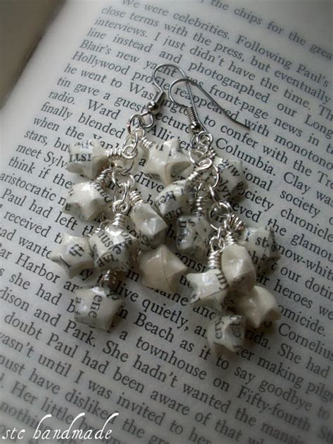 Делаем сами газетные сережки из звездочек оригами