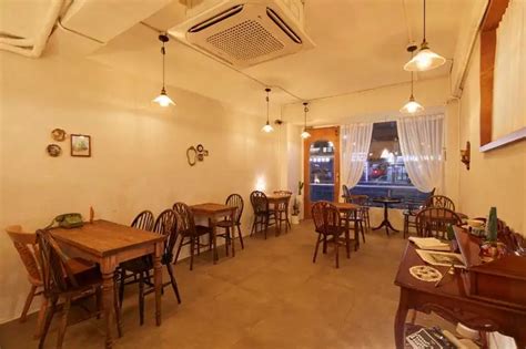 화이트and우드 빈티지 스타일의 9평 카페 인테리어 동대문구 장안동