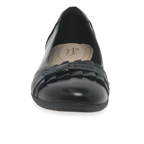 Clarks Leather Feya Island Womens Casual Flat Shoes In Black Lyst