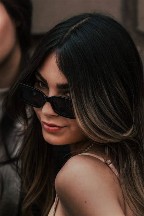 How To Air Dry Hair Without Frizz The Exquisite Find