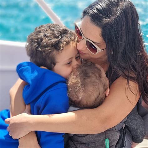 بتجيبوا وقت منين للانش بوكس الصبح مع كل الفرهدة الصباحيه دي حد