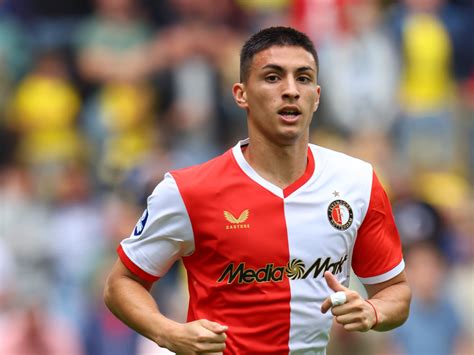 De Kogel Is Door De Kerk Ilai Grootfaam Maakt De Overstap Van Ajax Naar Feyen