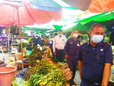 အင်းစိန်မြို့နယ်အတွင်းရှိ ဈေးများအား ကိုဗစ် ၁၉ ရောဂါ ကြိုတင်ကာကွယ်ရေးအတွက် နှာခေါင်းစည်းများ တပ