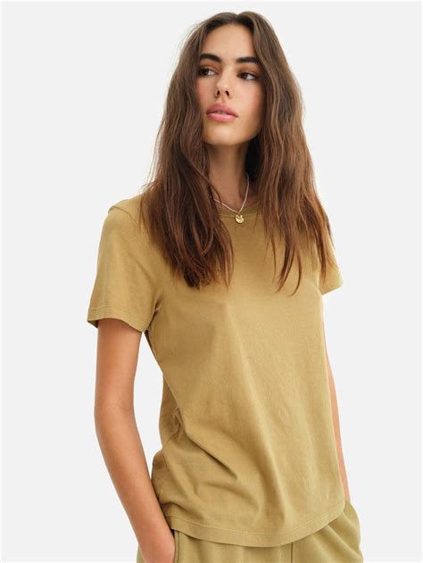 10 Comfy And Organic Cotton T Shirts Your Go To Wardrobe Staple