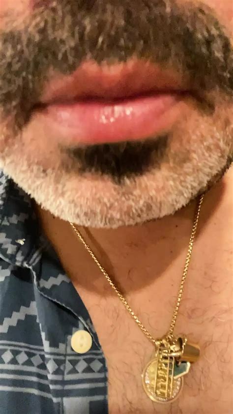 Papi Streichelt Seinen Dicken Unbeschnittenen Schwanz Für Dich Schön Und Langsam Xhamster