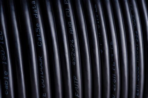 Кабель ЭРА витая пара F Utp 4x2x24awg Cat5e Cu Pe Outdoor 305м Simple Б0044686 выгодная цена